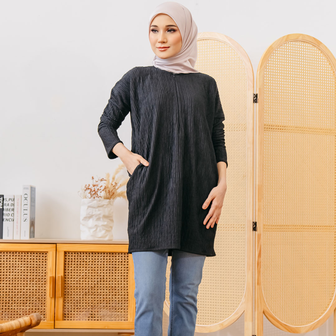 AMMARA WRINKLE BLACK